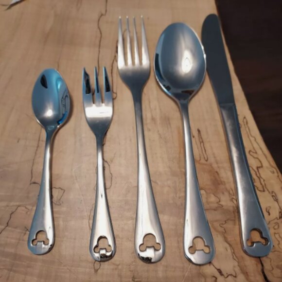 Disney | Kitchen | 5 Sets Available 5 Piece Place Setting Disney 88 ...